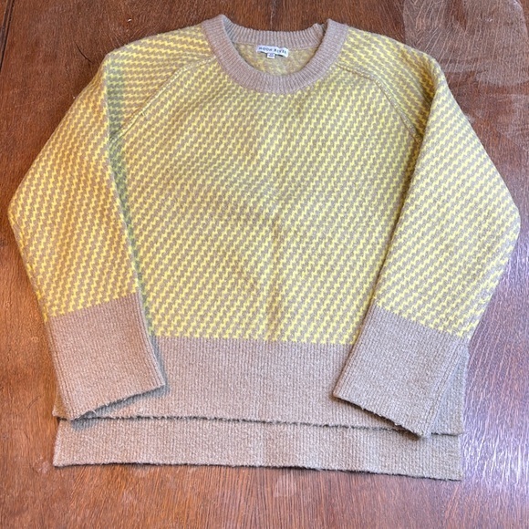 Moon River | Sweaters | Moon River Crew Neck Sweater Yellow And Tan Zig ...